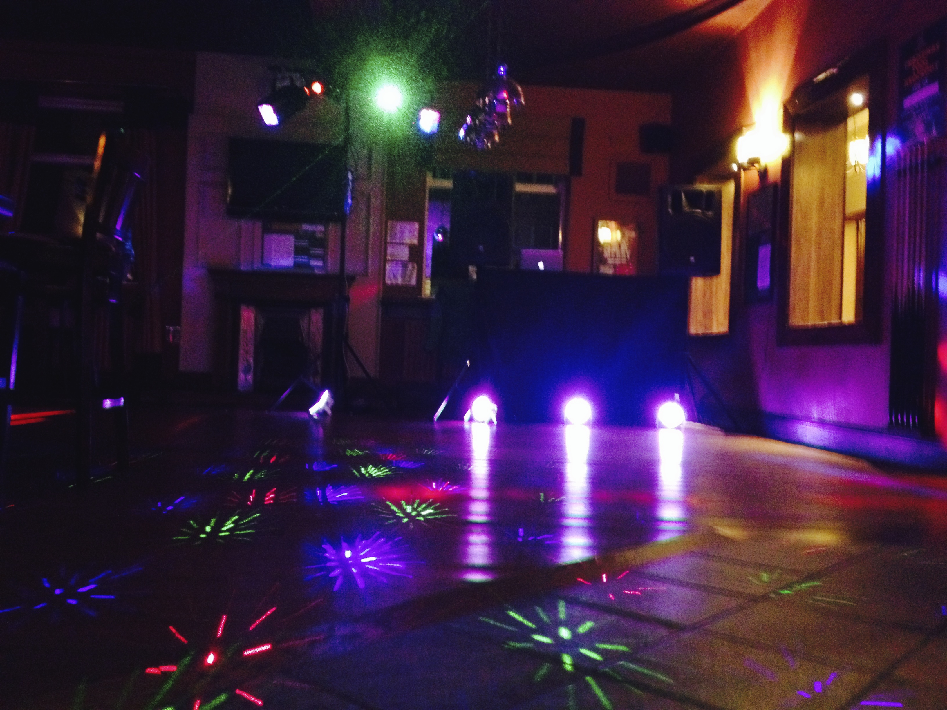 DJ Delights - Mobile discos and DJ hire